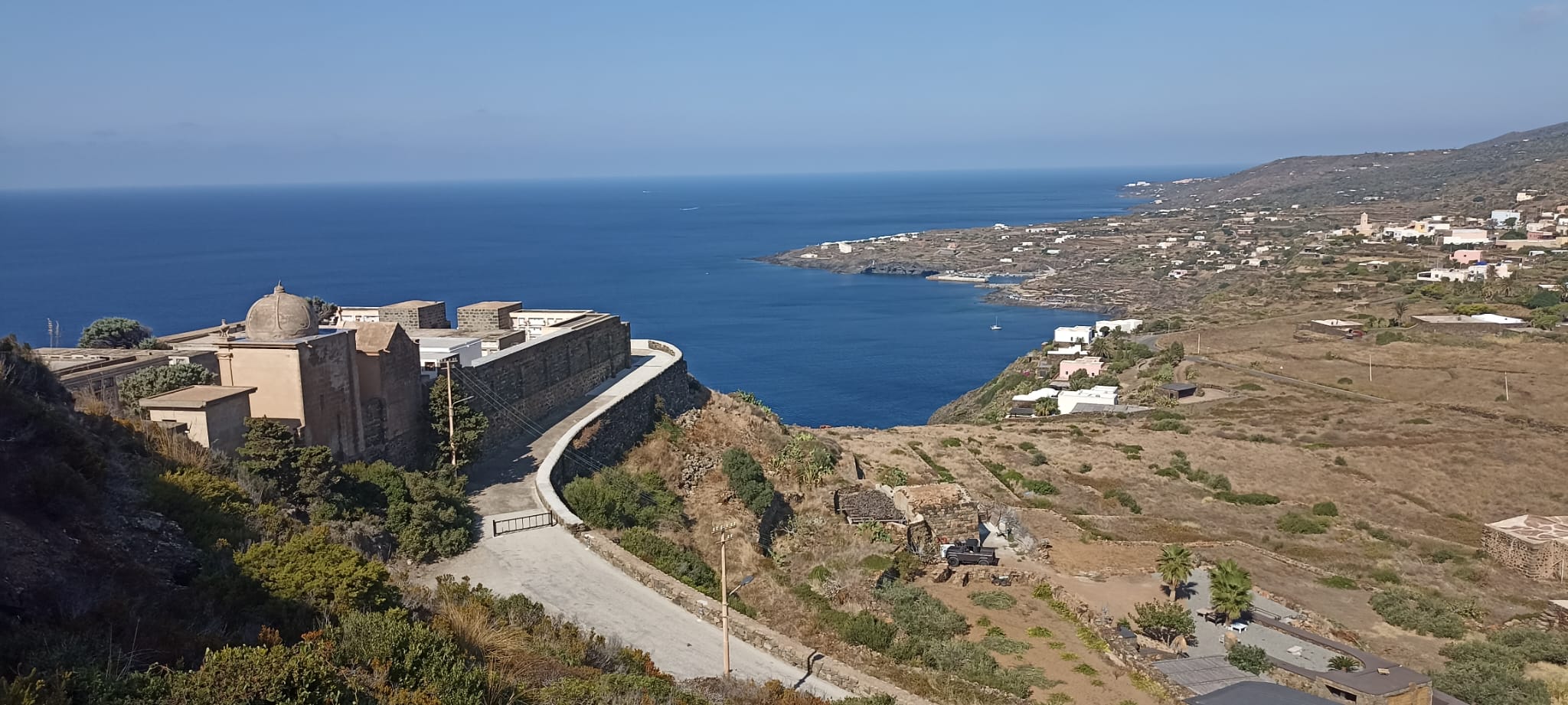 Pantelleria e il piccolo cimitero di Scauri | Il Dammuso